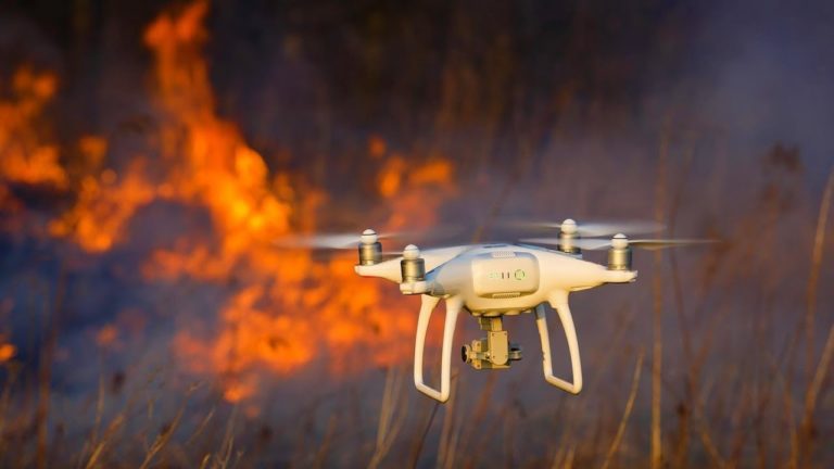 10 Ways Drones Help Solve Environmental Problems - AEROMOTUS 10 Ways Drones Help Solve Environmental Problems - AEROMOTUS